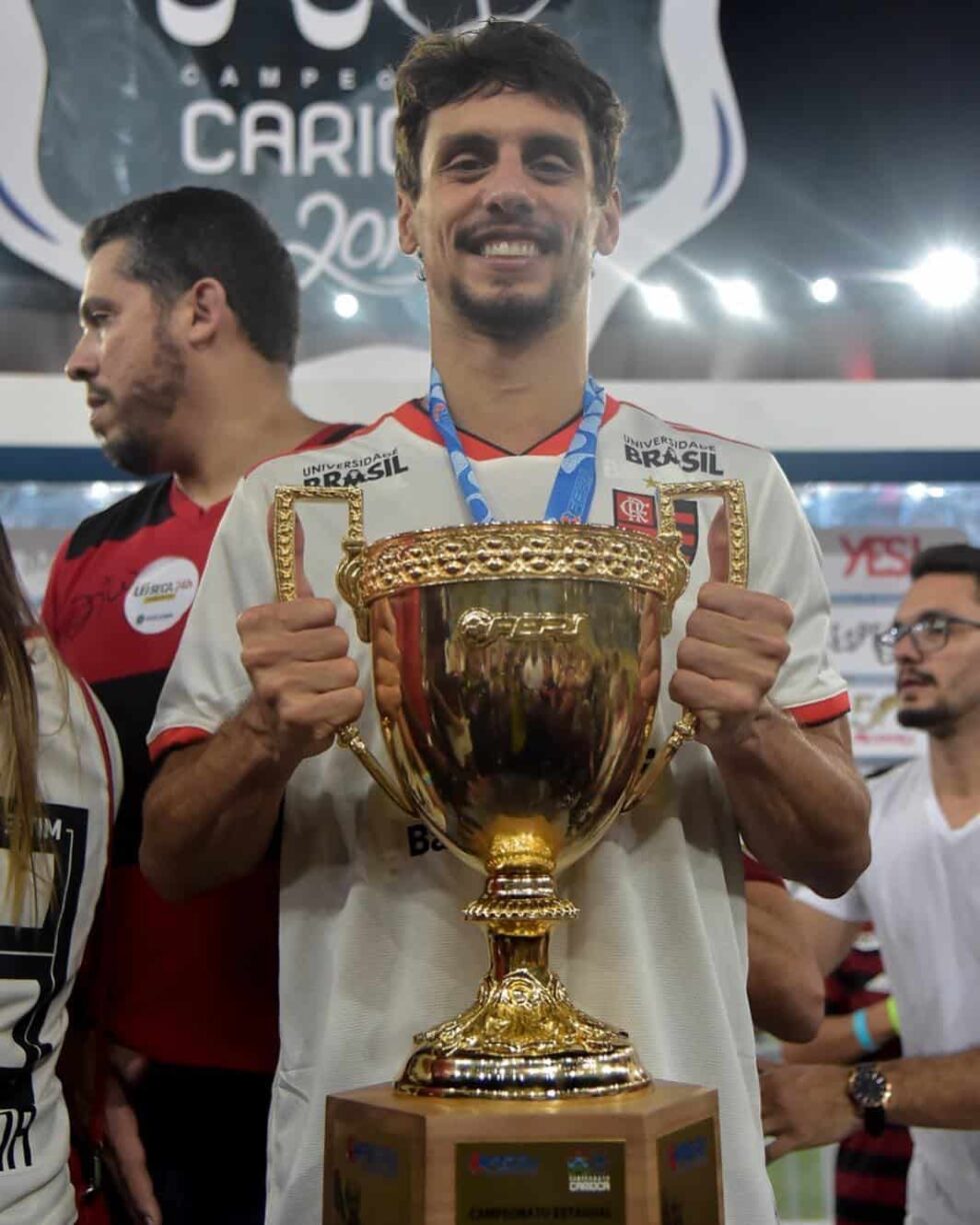 Xerife do Flamengo, Rodrigo Caio leva título do Campeonato Carioca 2019 ...